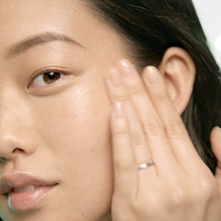 Christmas Party Makeup: Get The Party Glam Look | Clinique